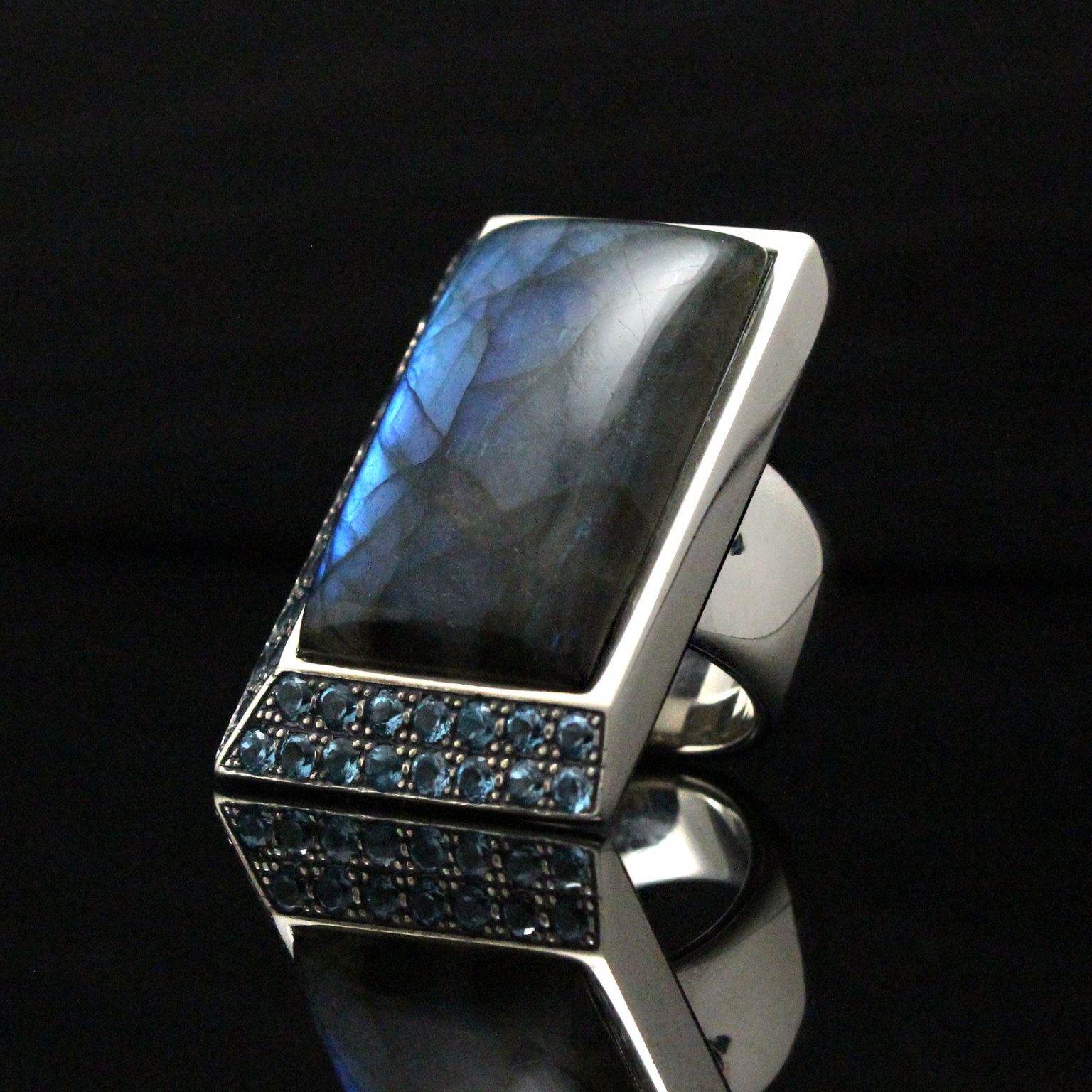 Bague Prisme Bleu – Caroline Savoie Joaillerie